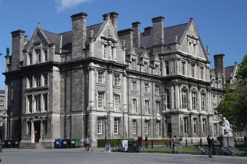 Visiter Trinity College : préparez votre séjour et voyage Trinity ...