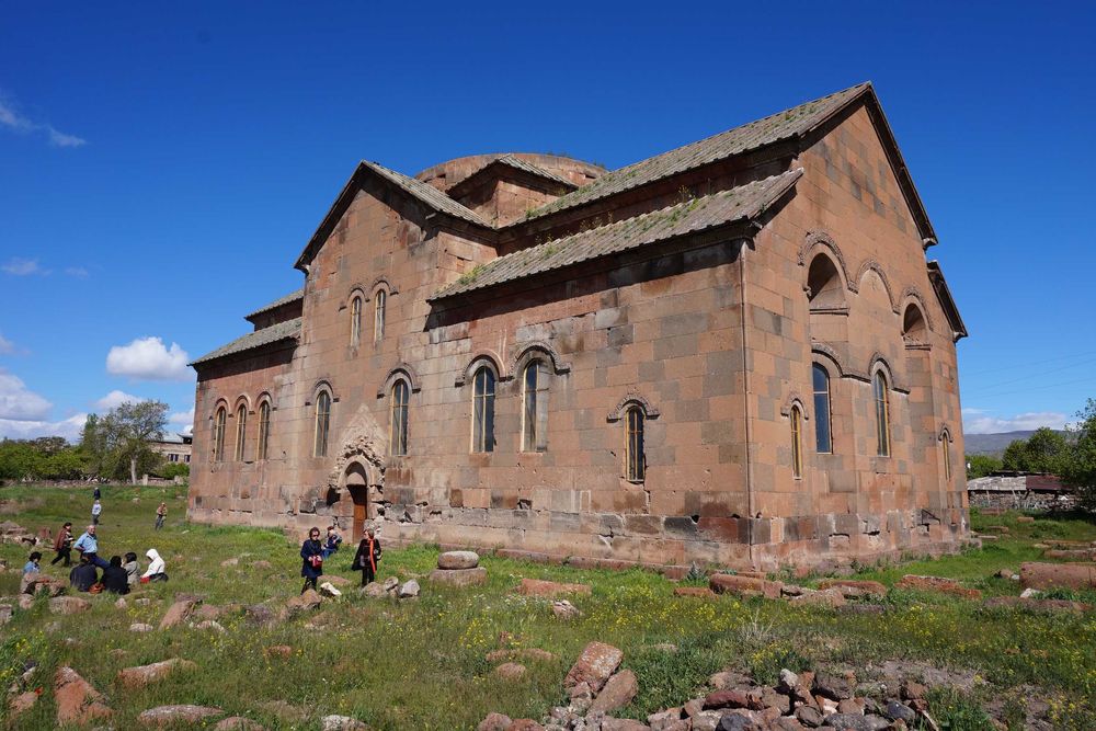 Visiter Cathédrale Saint-Grégoire : préparez votre séjour et voyage ...