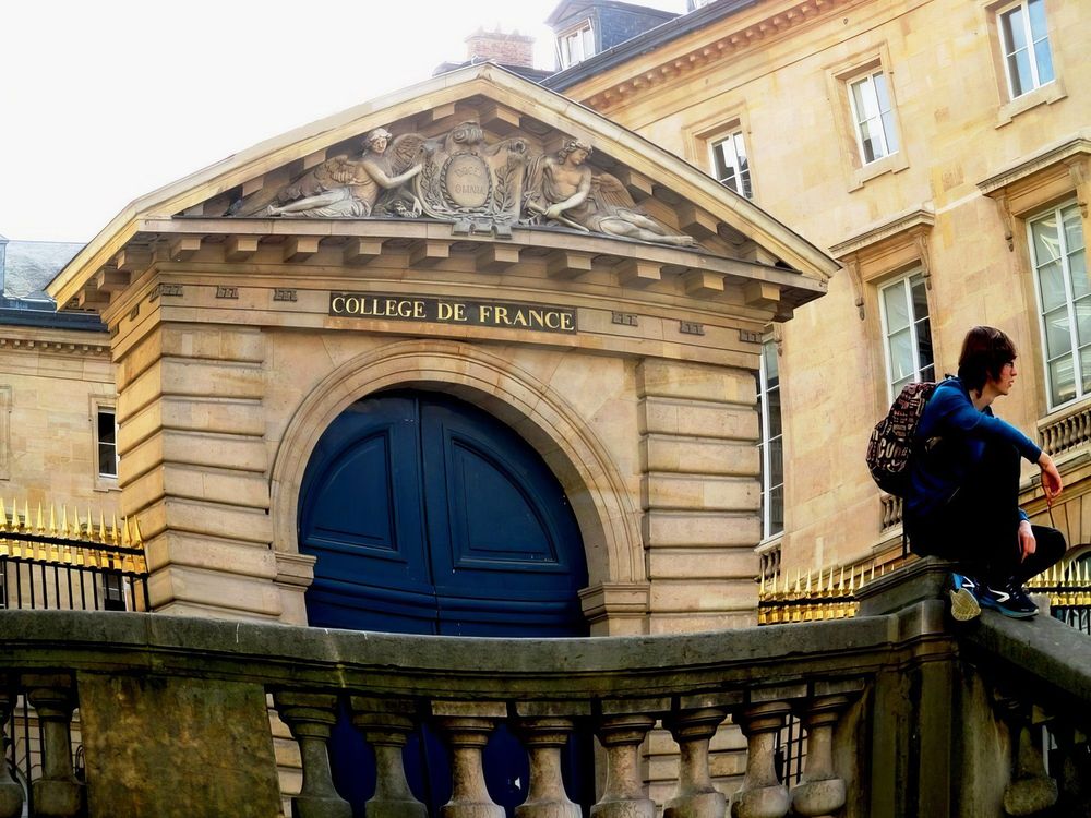 Visiter Collège de France : préparez votre séjour et voyage Collège de ...