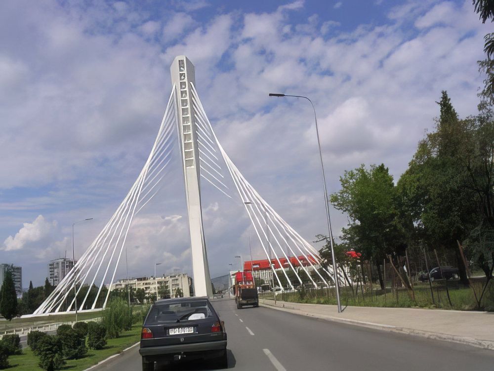 Visiter Most Milenijum (Pont du Millenium) : préparez votre séjour et ...