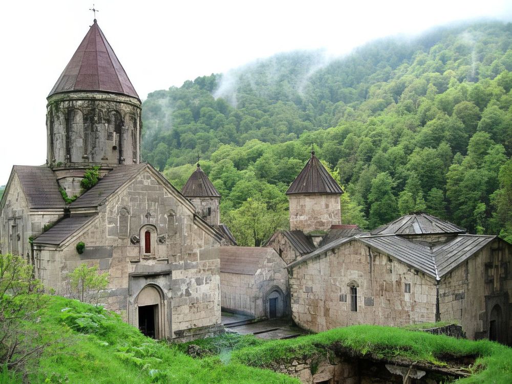 Visiter Monastère de Haghartzin : préparez votre séjour et voyage ...