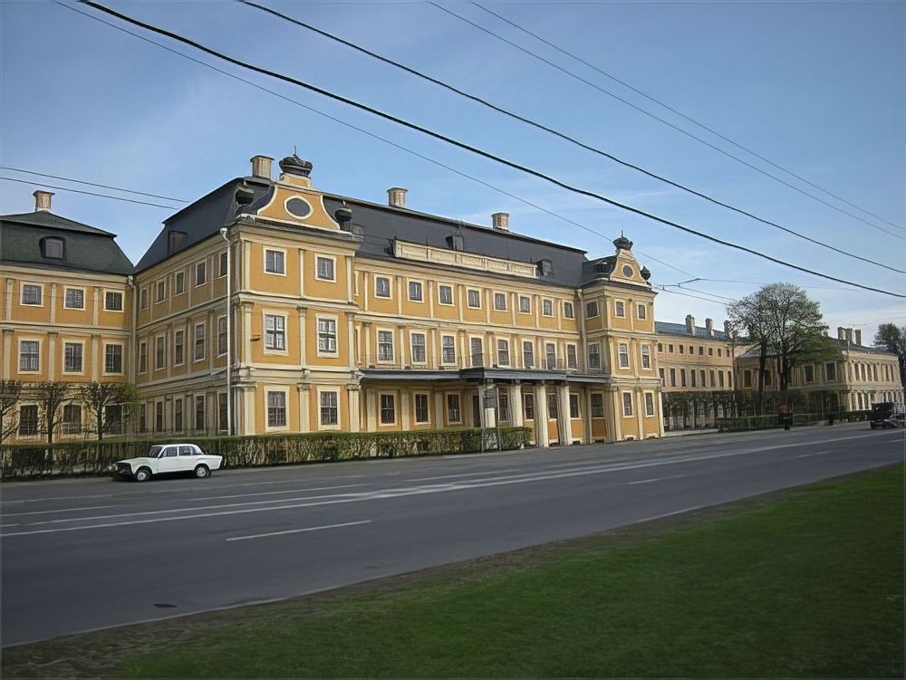 Visiter Palais Menchikov : préparez votre séjour et voyage Palais ...