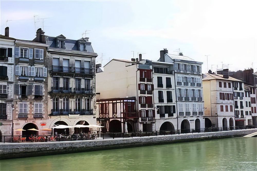 Visiter Quai Jaureguiberry : préparez votre séjour et voyage Quai ...